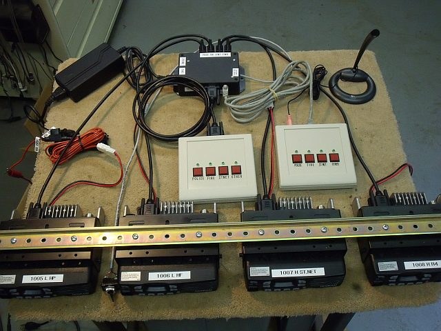 Simple 4-radio dispatch controller